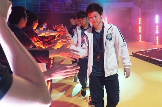 M1 Mobile Legends Lahirkan Evos Legends Sebagai Tim Terbaik MLBB di ...