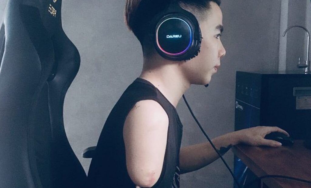 Gamer 1 Kaki 1 Tangan Bangkit dari Keterpurukan dan Raih Kesuksesan ...