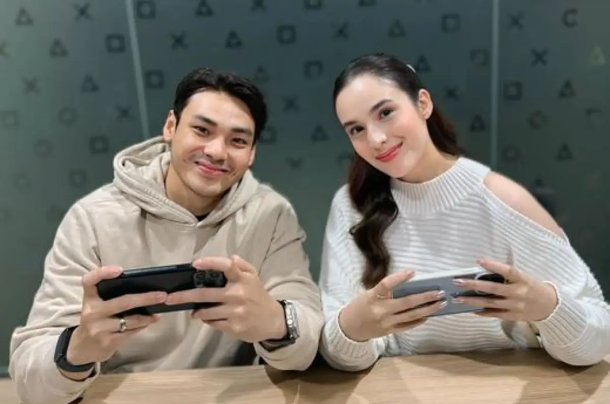 5 Potret Mesra Pendiri Onic Rob Cardinal Clinton dengan Chelsea Islan ...